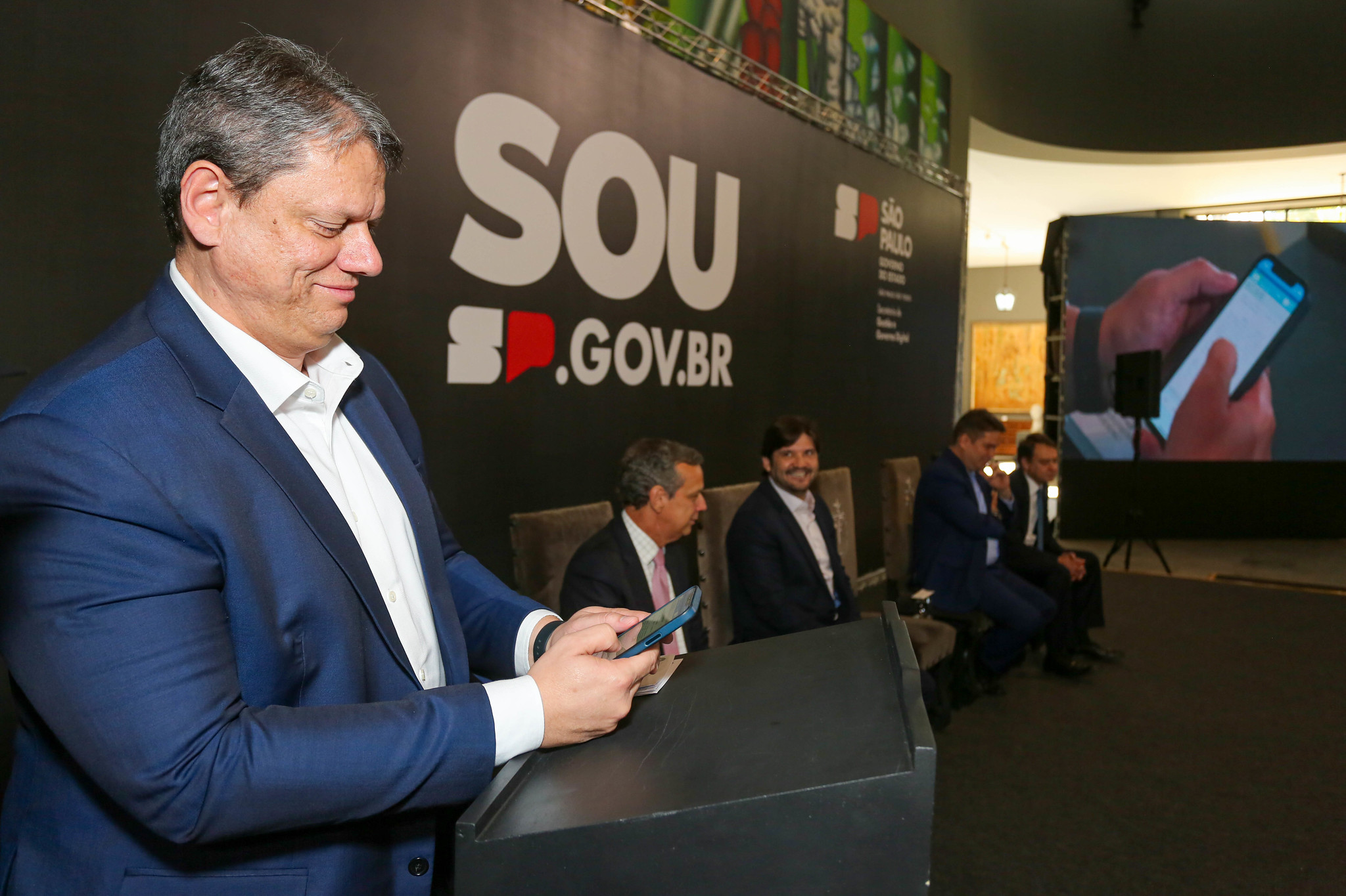 Governo de SP lança Estratégia de Governo Digital e novo aplicativo ...